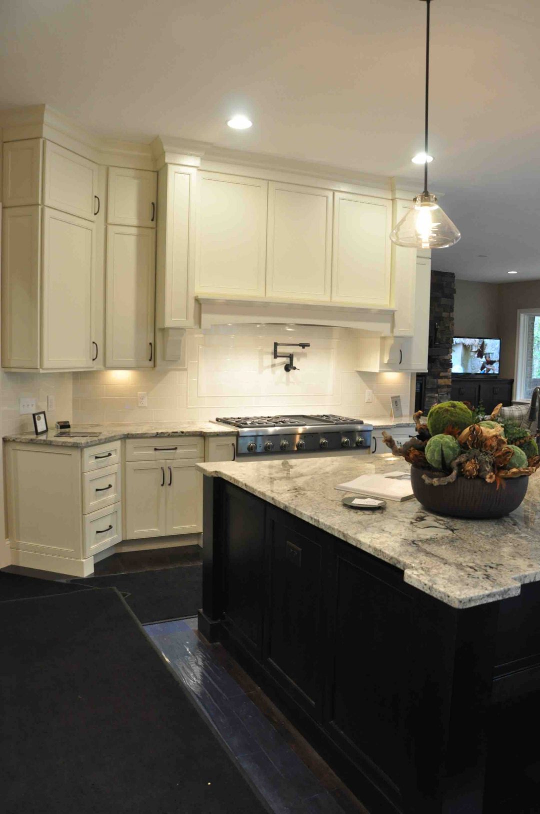 Five Favorite Homearama Kitchens + 2018 Ticket Giveaway! - Evolution of ...